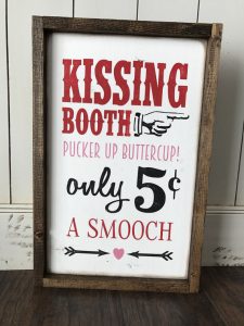 "Farmhouse" Inspired Valentine's Day Decor Projects * The Holidaze Craze