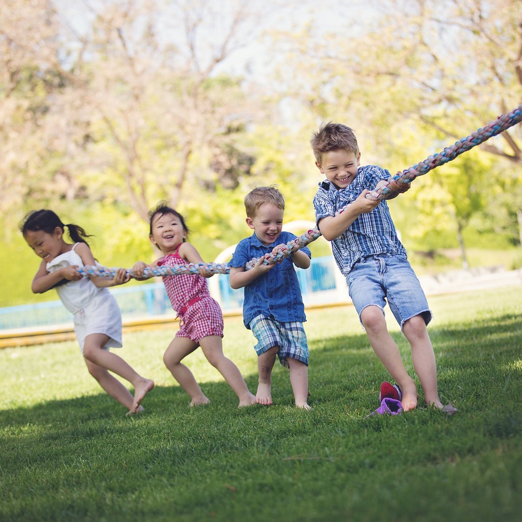 12 Outdoor Party Games for Kids * The Holidaze Craze