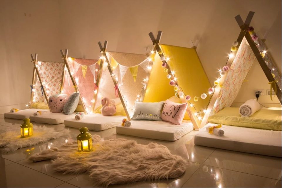 10 Fun Slumber Party Ideas Worth Waking Up For * The Holidaze Craze