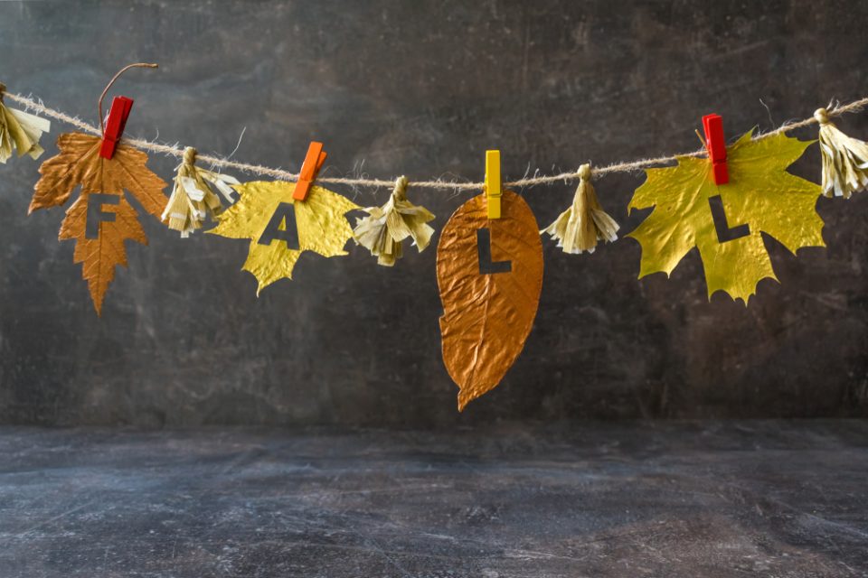 Fall Garland Decor Ideas * The Holidaze Craze