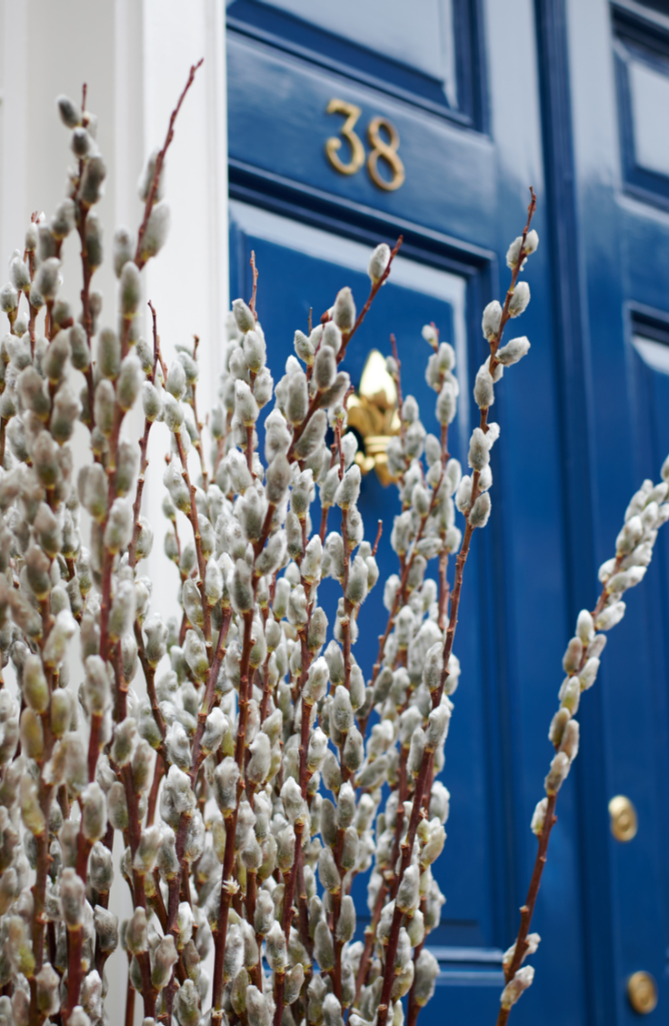 Simple And Sweet Spring Door Decorating Ideas * The Holidaze Craze