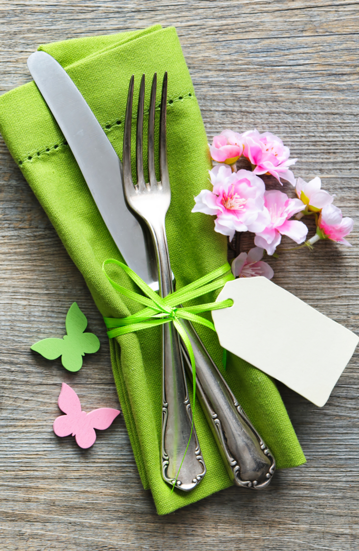 Spring Loaded Table Settings * The Holidaze Craze