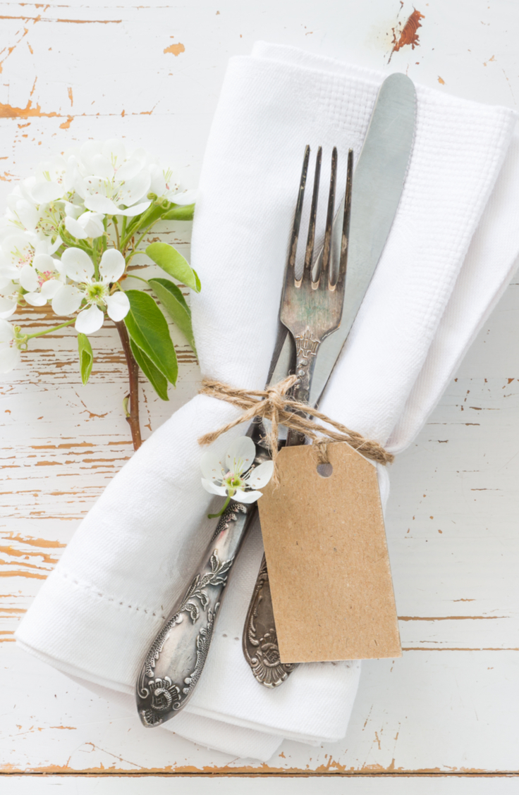 Spring Loaded Table Settings * The Holidaze Craze