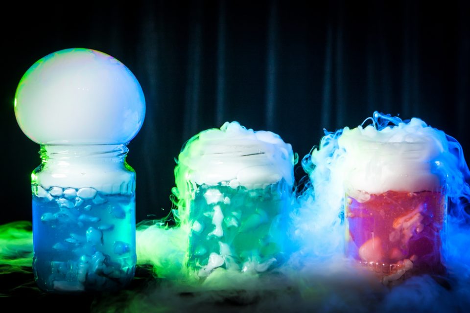 Dry Ice Halloween Ideas: Halloween - Halloween - Theholidazecraze.com